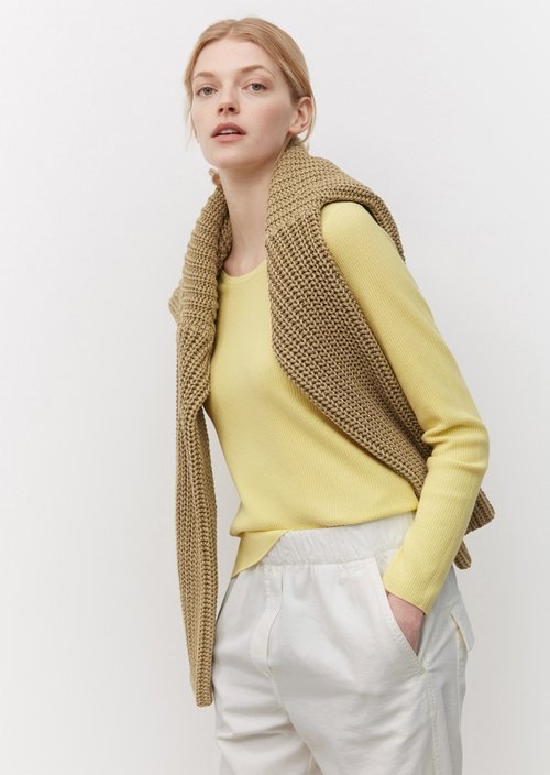 Knitted jumper with a fine rice grain texture - yellow | Knitted ...