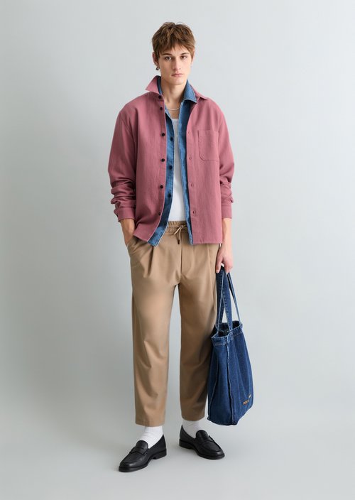Pantalón modelo Viggo Jogger relajado con detalles de pliegues - beige ...