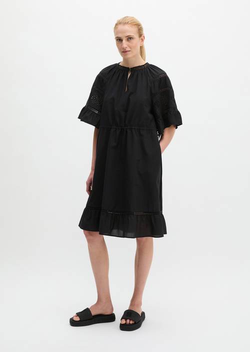 Boho-Kleid im Folklore-Stil loose aus besticktem Baumwoll-Voile ...