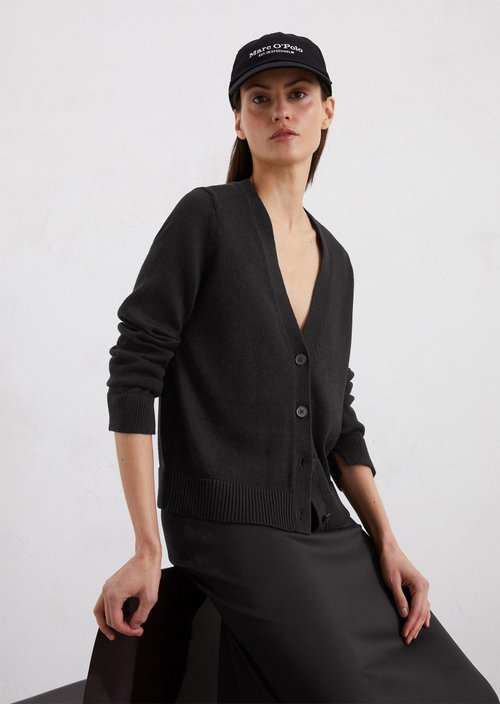 Relaxed cardigan made from an organic cotton-linen blend - black ...