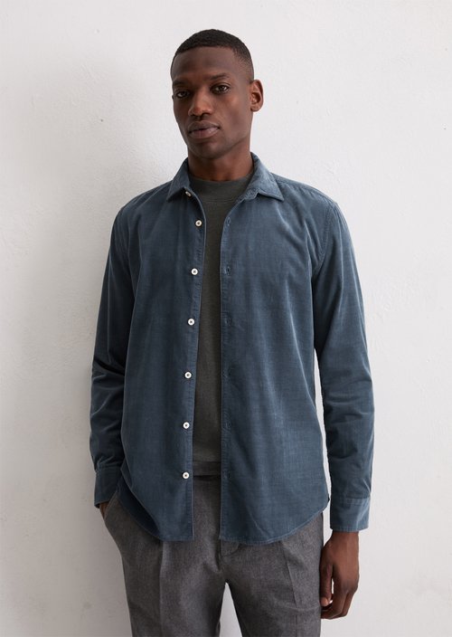 Chemise en velours côtelé shaped avec une structure finement nervurée ...