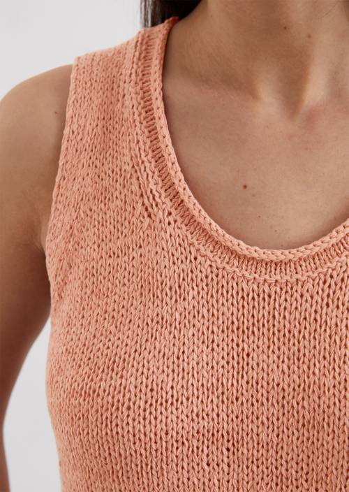 Knitted top slim made from an organic cotton blend - red | Sleeveless ...