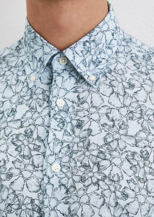 Button-down overhemd in de vorm van gemaakt van zuiver linnen - blauw ...