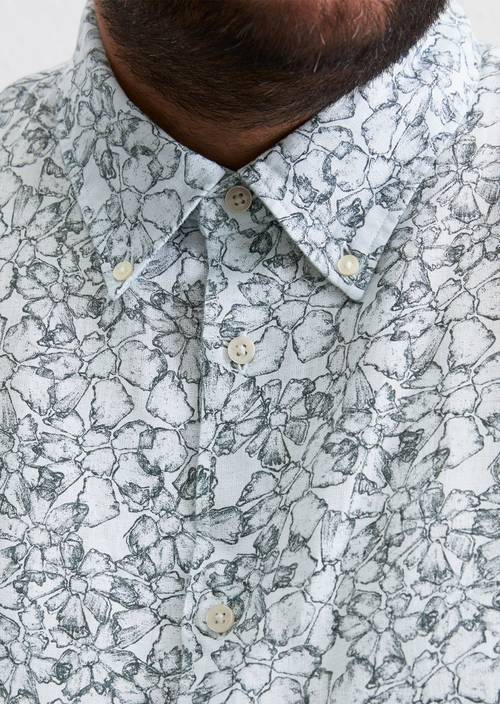 Chemise à col boutonné shaped en pur lin - bleu | Chemises à imprimé ...